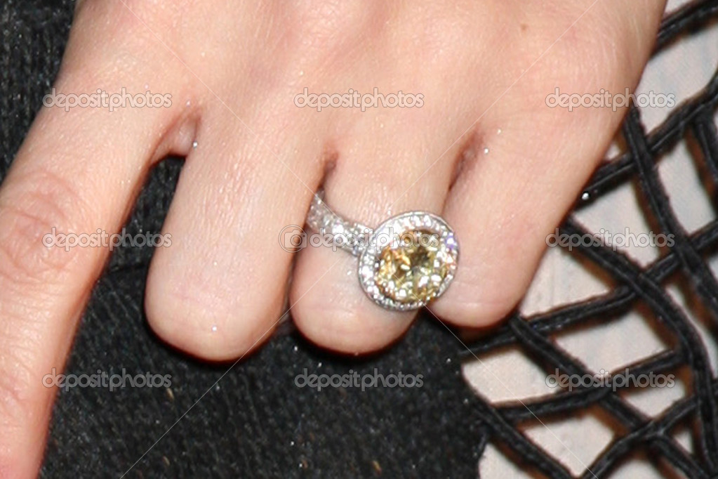 Carrie Underwoods Wedding Ring