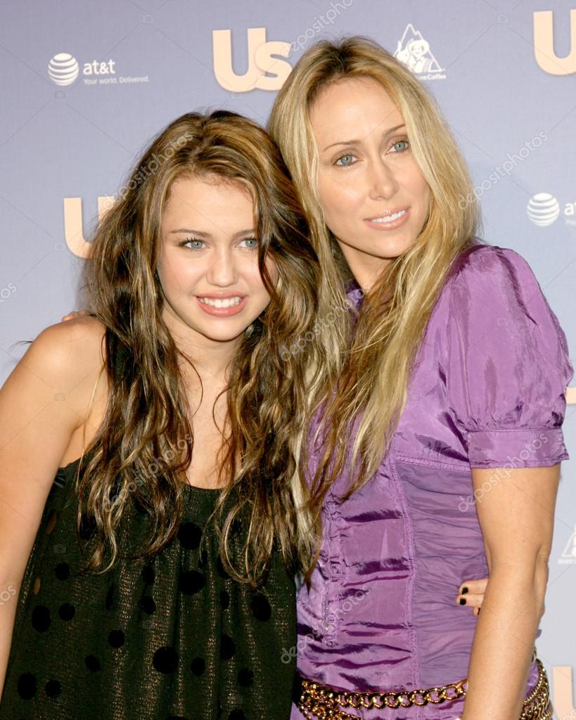 Miley Cyrus Lang Bruin Haar Met Pony Doechii And JENNIE Link Up For
