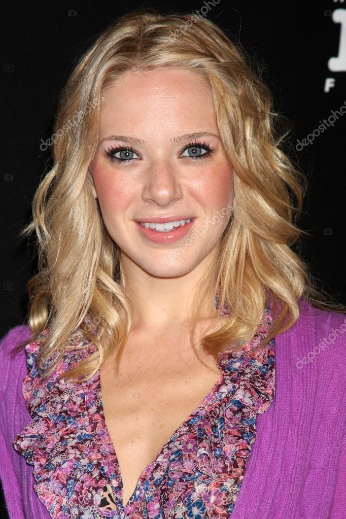 Annie Burgstede Famous People From Wisconsin