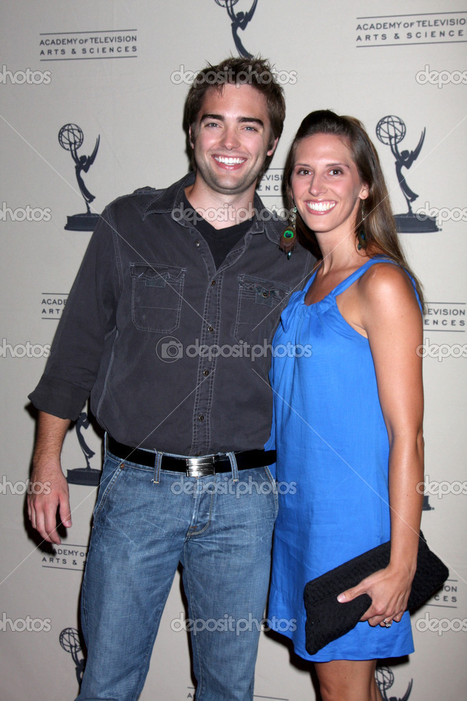 Drew Tyler Bell & Wife Sarah Grunau – Stock Editorial Photo © Jean ...