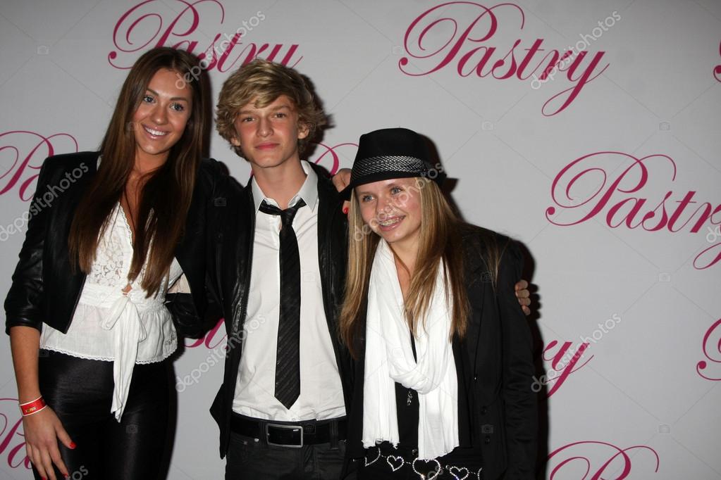 Jazmin Feldman, Ali Simpson, Cody Simpson – Stock Editorial Photo ...