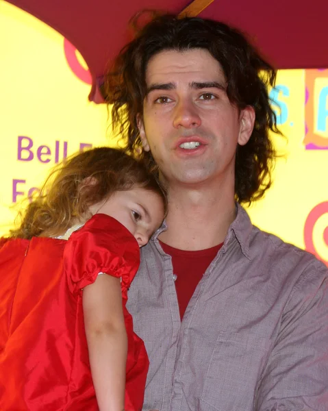 Hamish Linklater & Daughter – Stock Editorial Photo © Jean_Nelson #13074975
