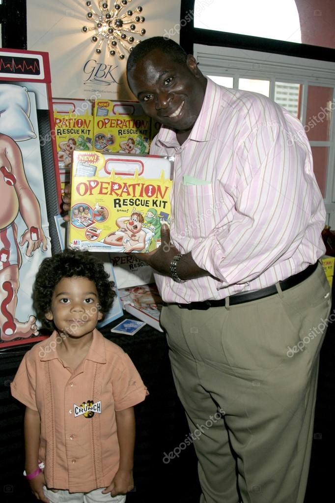 Gary Anthony Williams & son – Stock Editorial Photo © Jean_Nelson #12978120