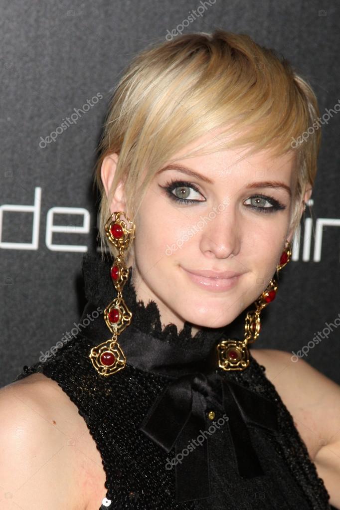 Ashlee Simpson 2010