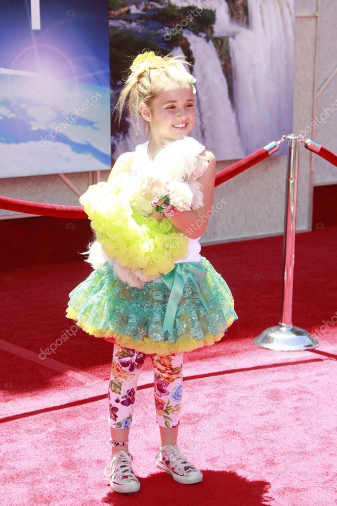 Emily Grace Reaves – Stock Editorial Photo © Jean_Nelson #12992733