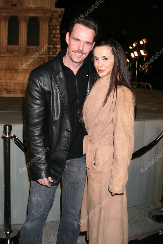 Kevin Dillon Wife