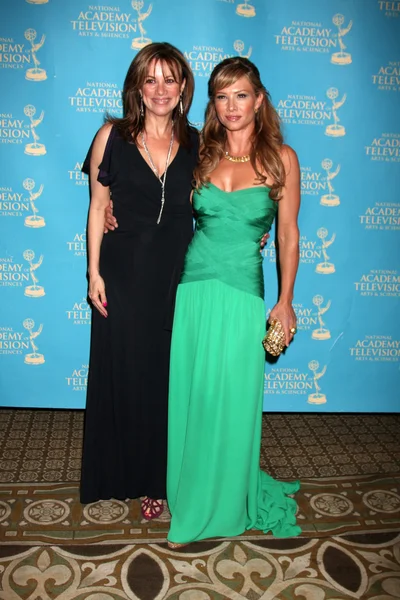 Ari Meyers Allison Smith