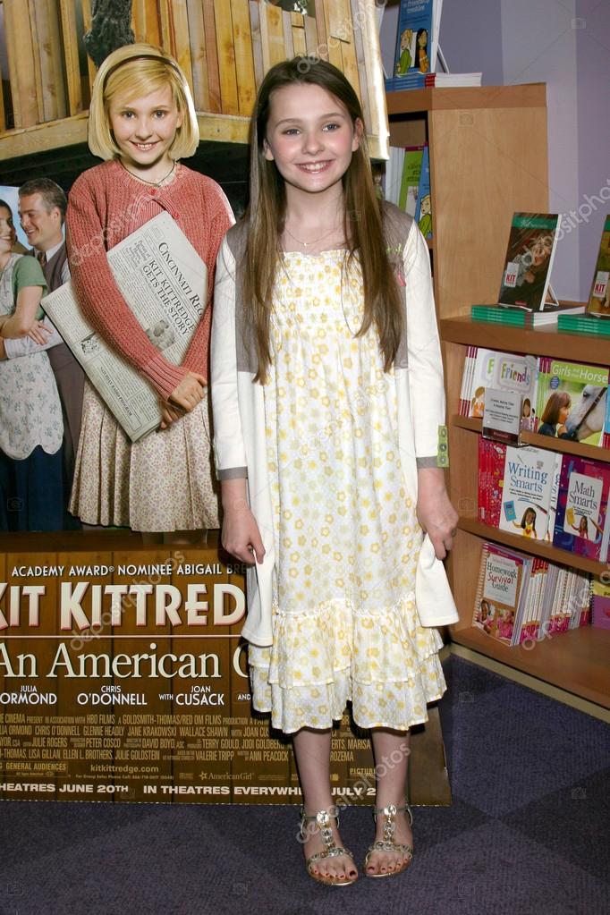 Abigail Breslin – Stock Editorial Photo © Jean_Nelson #13023005