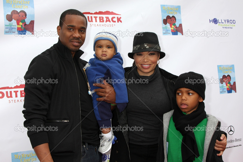 Duane Martin, Tisha Campbell-Martin, and children – Stock Editorial ...