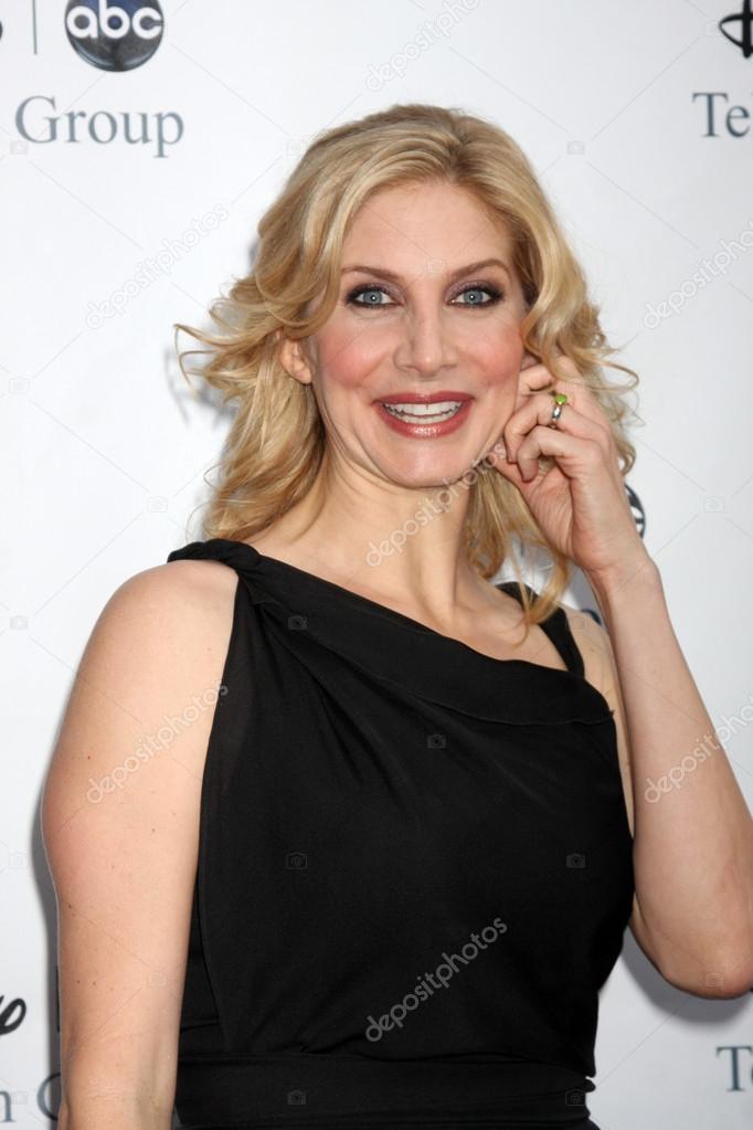 Elizabeth Mitchell – Stock Editorial Photo © Jean_Nelson #13071369