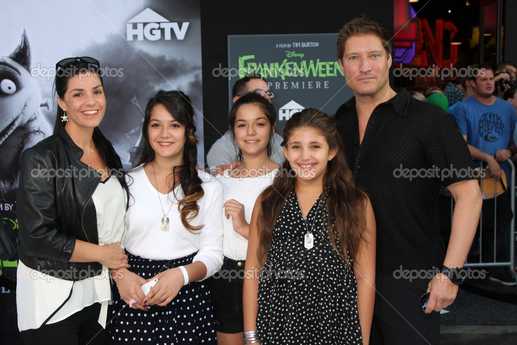 Sean Kanan with wife, Stepdaughters and daughter – Stock Editorial ...