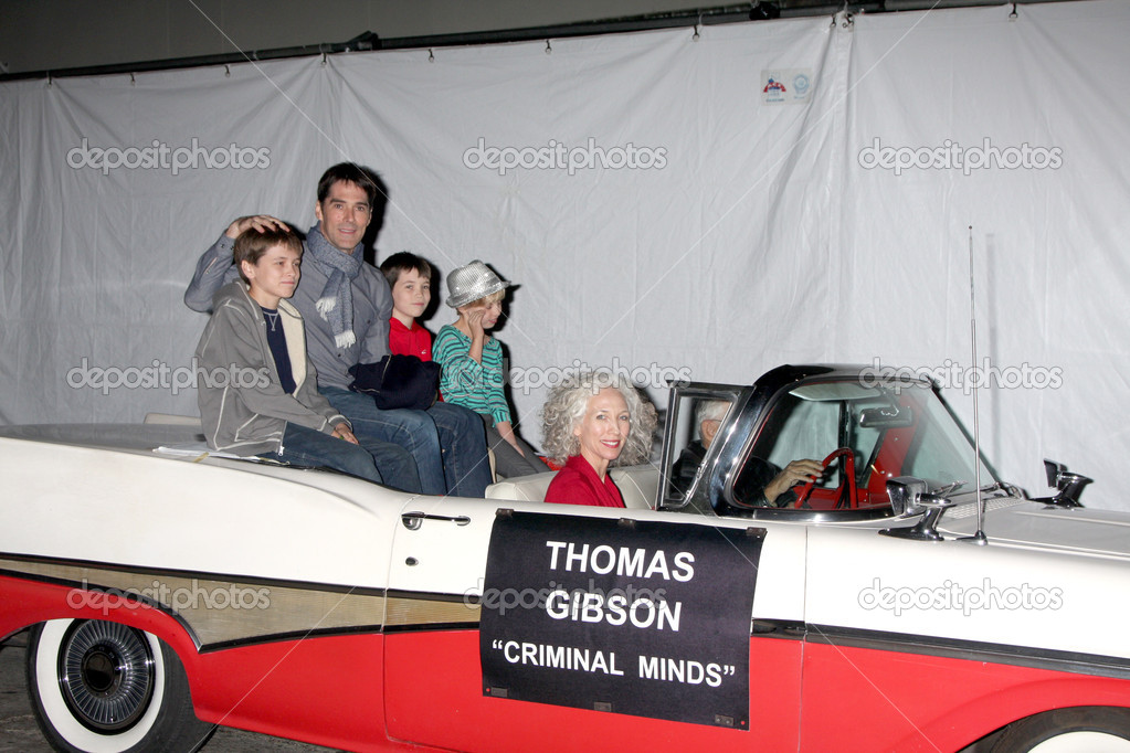 Thomas Gibson and family — Stock Editorial Photo © Jean_Nelson #15775637