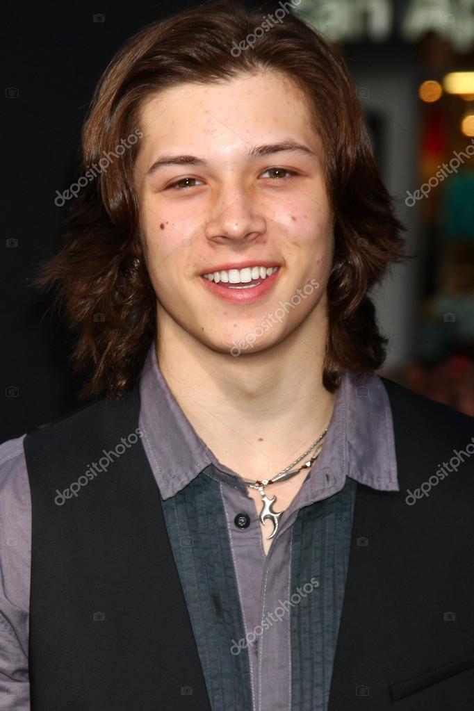 Leo Howard Season 3