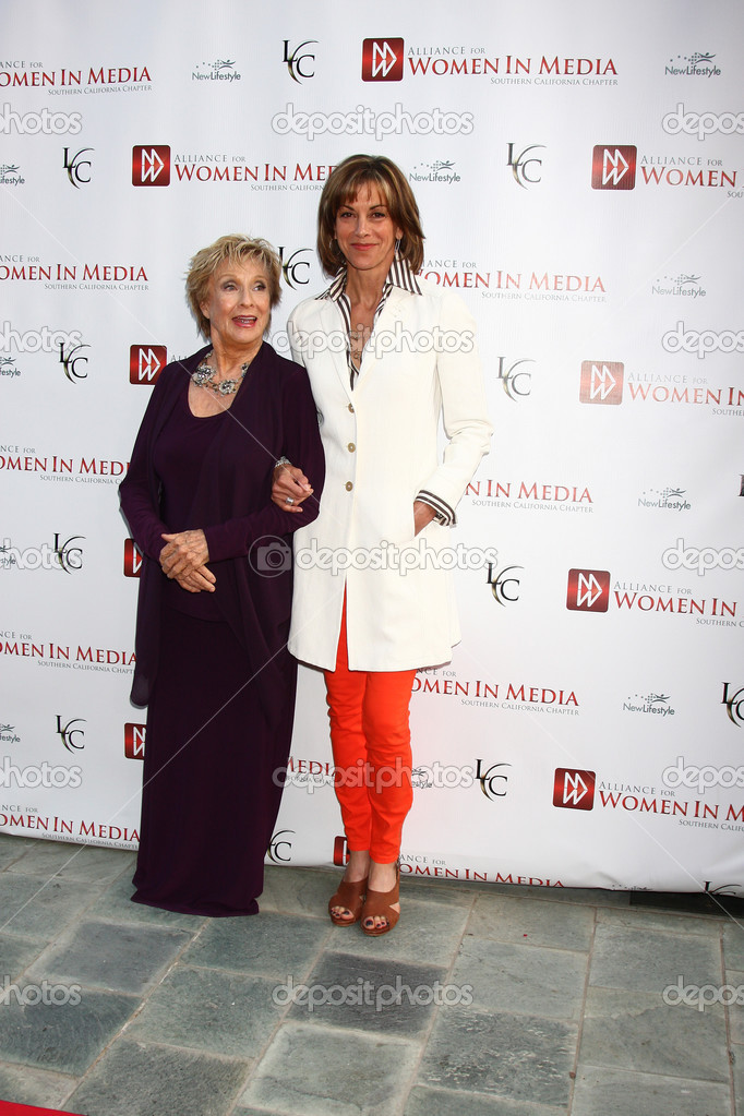 Wendie Malick, Cloris Leachman — Stock Editorial Photo © Jean_Nelson ...