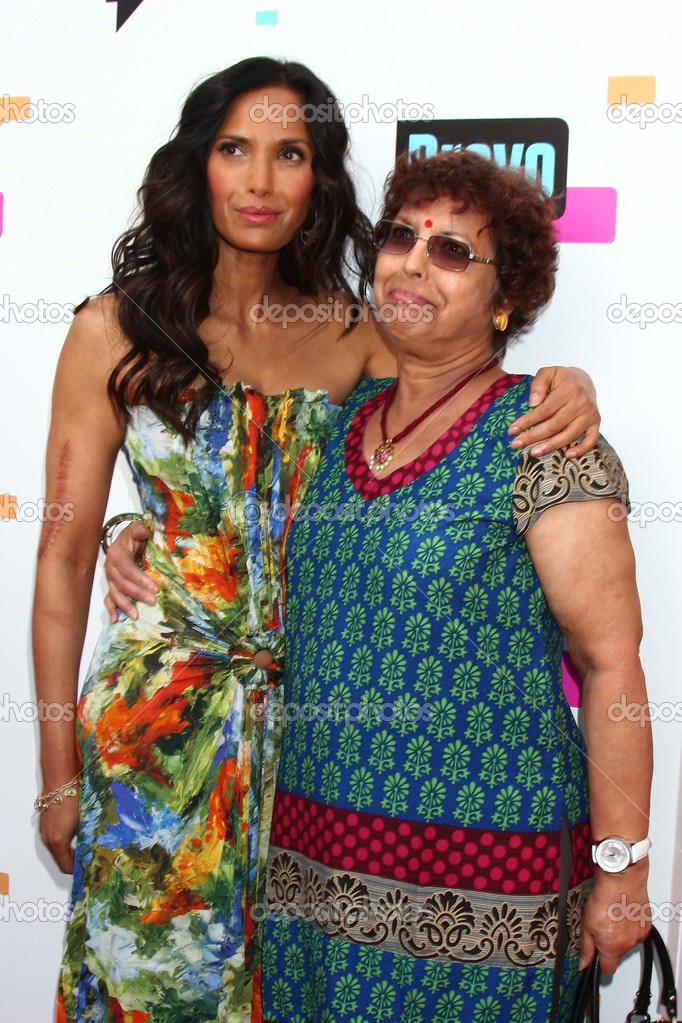 Padma Lakshmi, mom – Stock Editorial Photo © Jean_Nelson #25981053