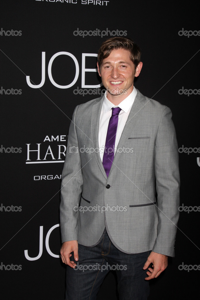 Lucas Neff And Kelly Osullivan