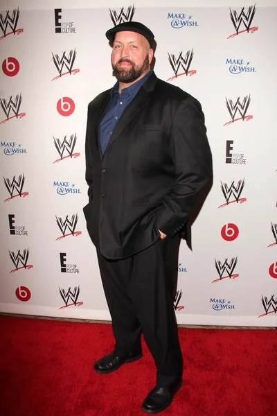 WWE Wrestler Big Show sets to slap chest of Los Matadores – Stock ...