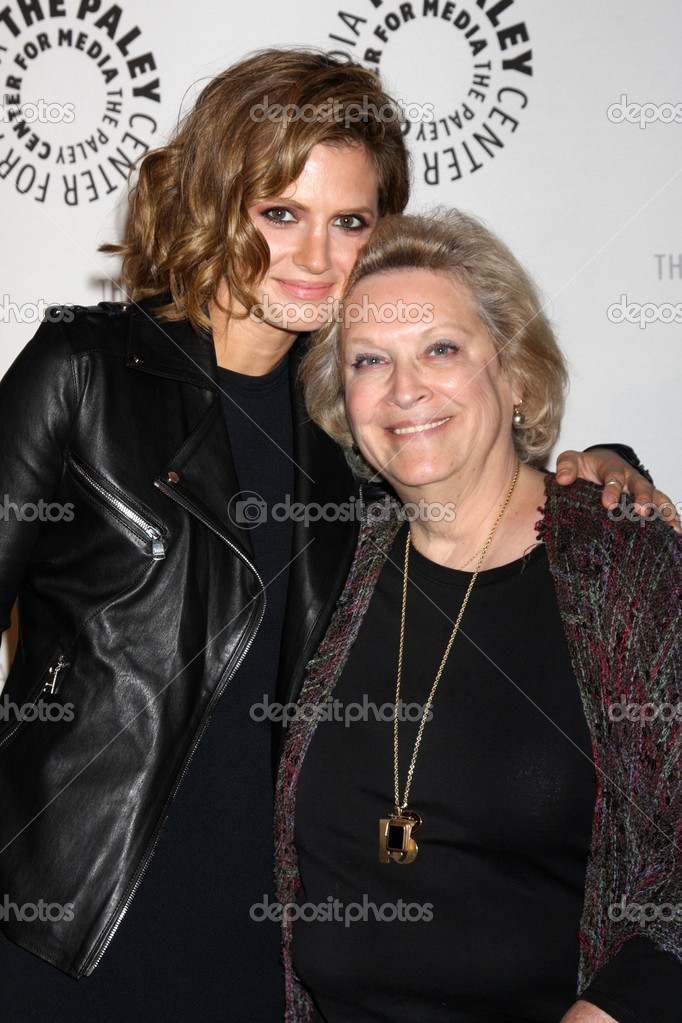 Stana Katic, Nancy Seltzer – Stock Editorial Photo © Jean_Nelson #32455167