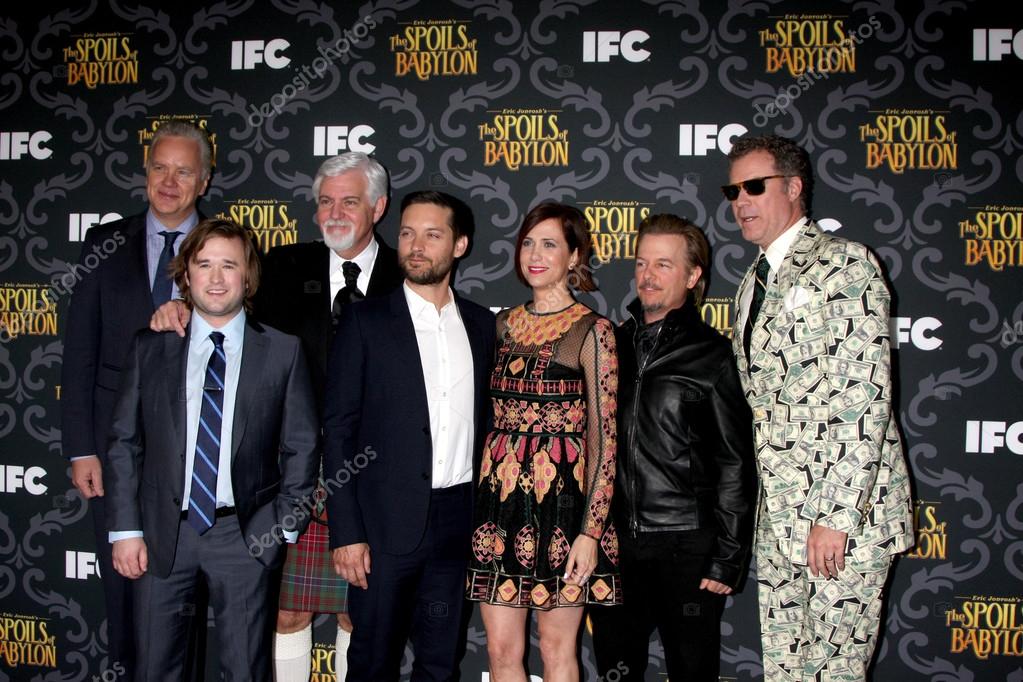 Tim robbins, haley joel osment, steve tom, tobey maguire, kristen wiig ...