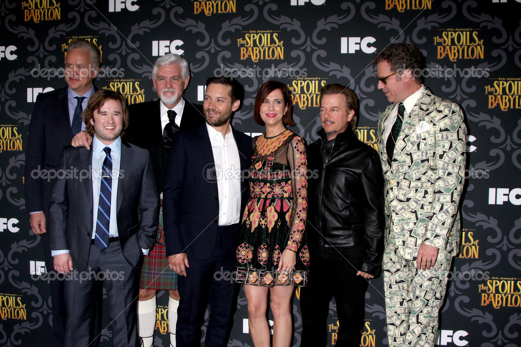 Tim robbins, haley joel osment, steve tom, tobey maguire, kristen wiig ...