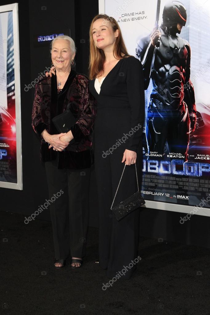 Rosemary Harris, Jennifer Ehle — Stock Editorial Photo © Jean_Nelson ...