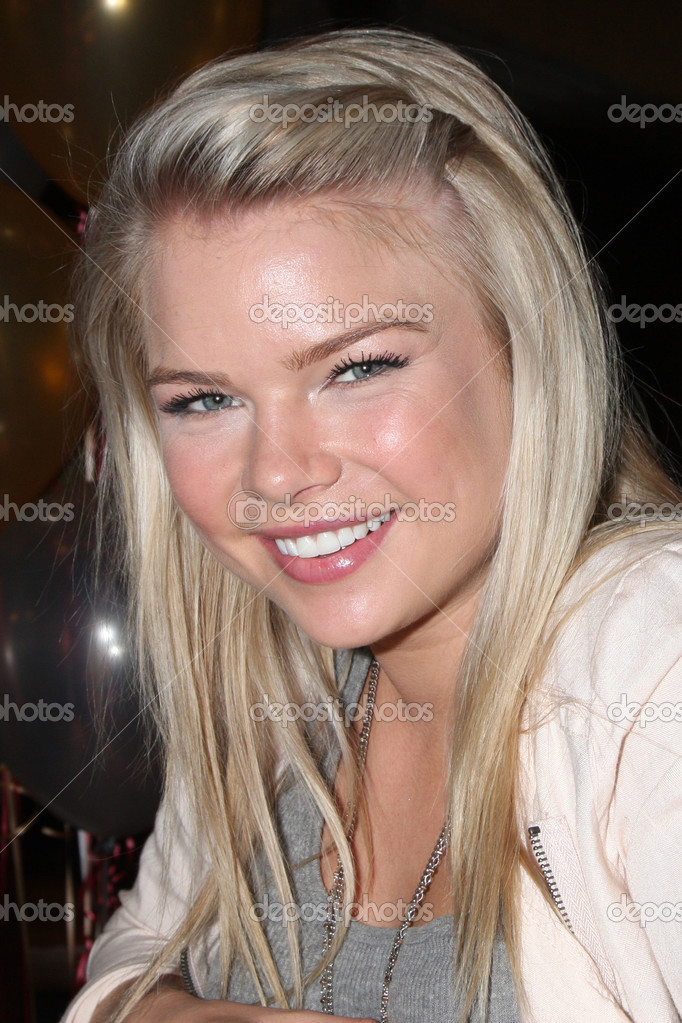 Kelli Goss Model
