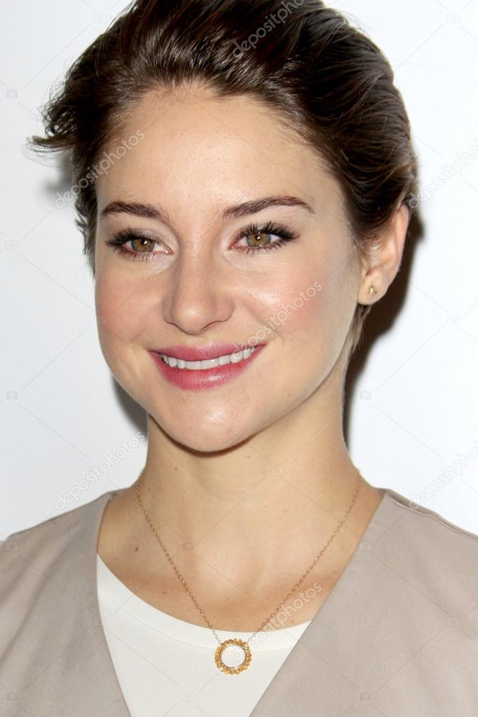 Chailene Woodley — Foto editorial de stock #43458431 ©Jean_Nelson