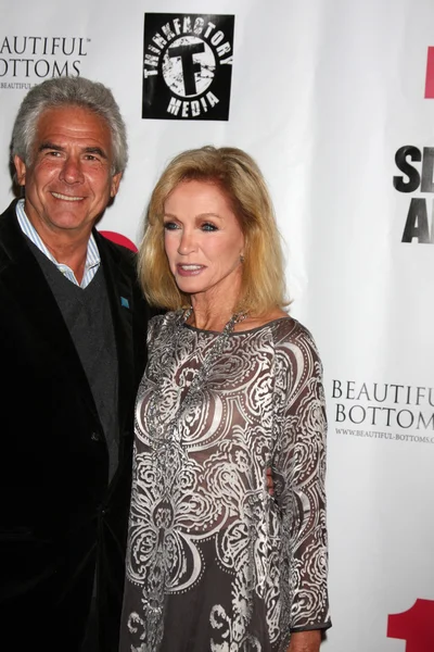 Donna Mills with Larry Gilman and Chloe Mills – Stock Editorial Photo ...