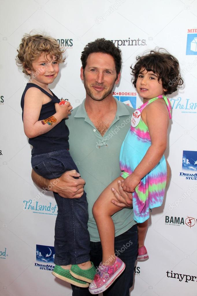 Mark Feuerstein Wife