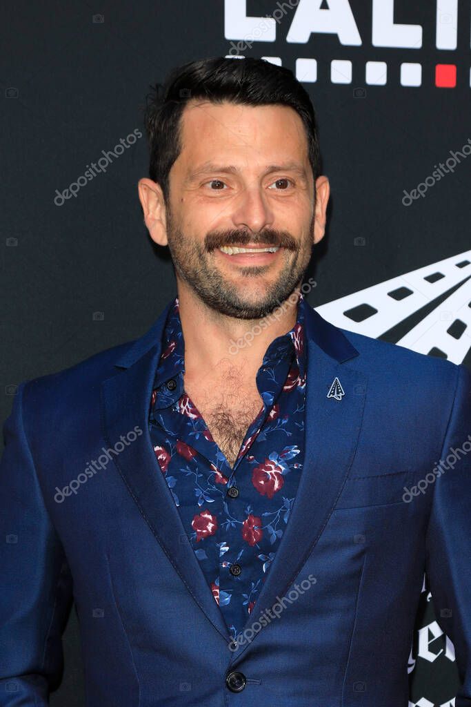 LOS ÁNGELES - 1 DE JUN: Tony Rodríguez en el estreno de LALIFF de Mija en el TCL Chinese Theater ...