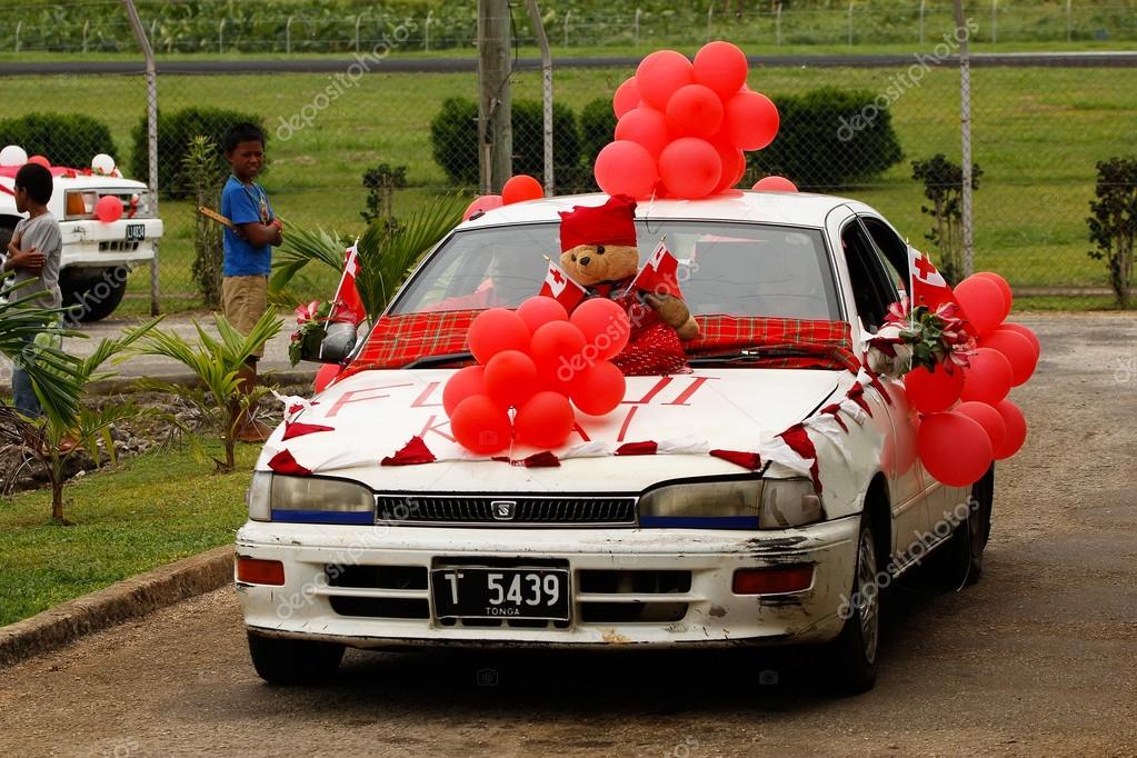 La gente celebra la llegada de Fuifui Moimoi a la isla de Vavau, Tonga 2023
