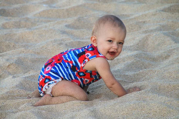 Backlight baby on beach Stock Photos, Royalty Free Backlight baby on ...