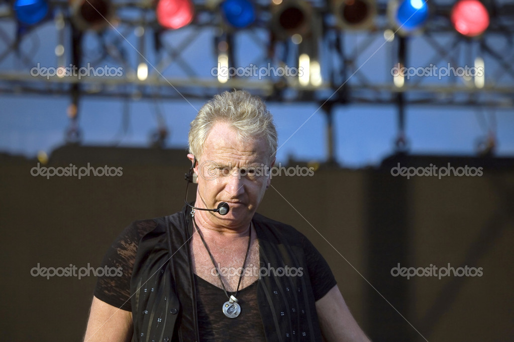 Graham Russell – Stock Editorial Photo © eddtoro35 #21654389