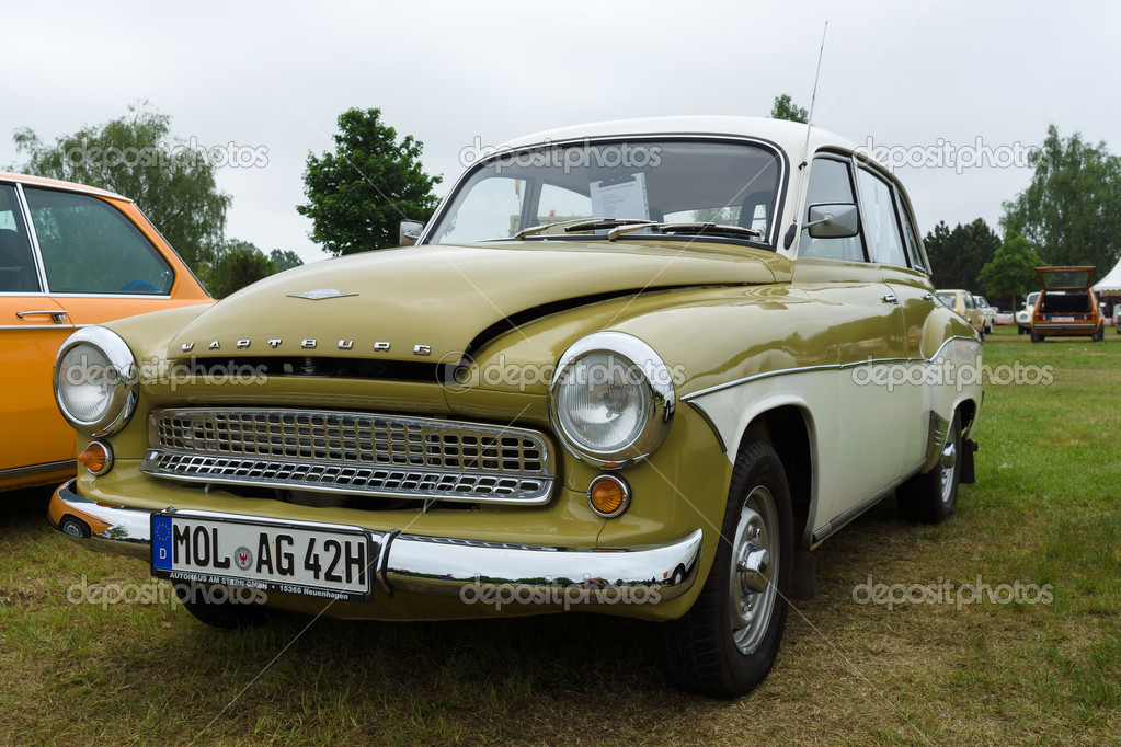 Car Wartburg 312 Limousine Deluxe – Stock Editorial Photo © S_Kohl ... Car Wartburg 312 Limousine Deluxe – Stock Editorial Photo © S_Kohl ...