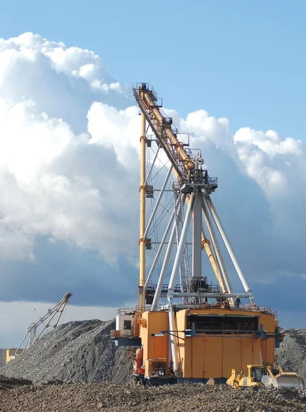 Dragline Stock Photos, Royalty Free Dragline Images | Depositphotos