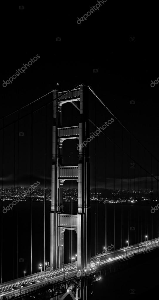Vertical Image of The Golden Gate Bridge — Stock Photo © wolterke #41721871