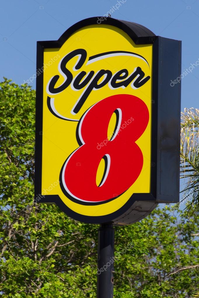 Super 8 Motel Sign – Stock Editorial Photo © wolterke #46982583
