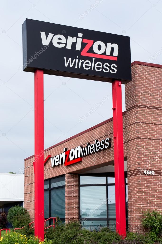Verizon Store Sign