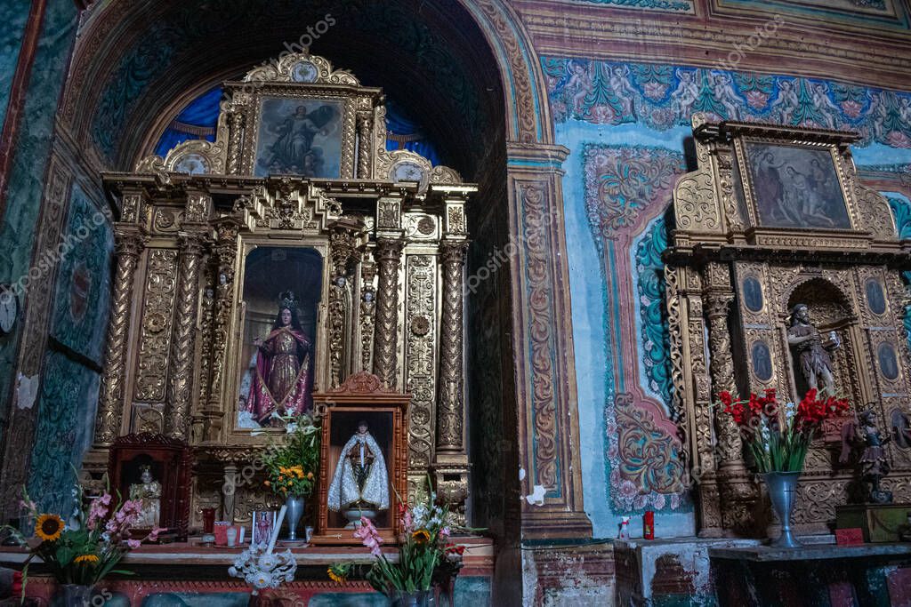 TEOTITLAN DEL VALLE, OAXACA, MEXICO- 23 DE MAYO DE 2022: Retablo en el ...
