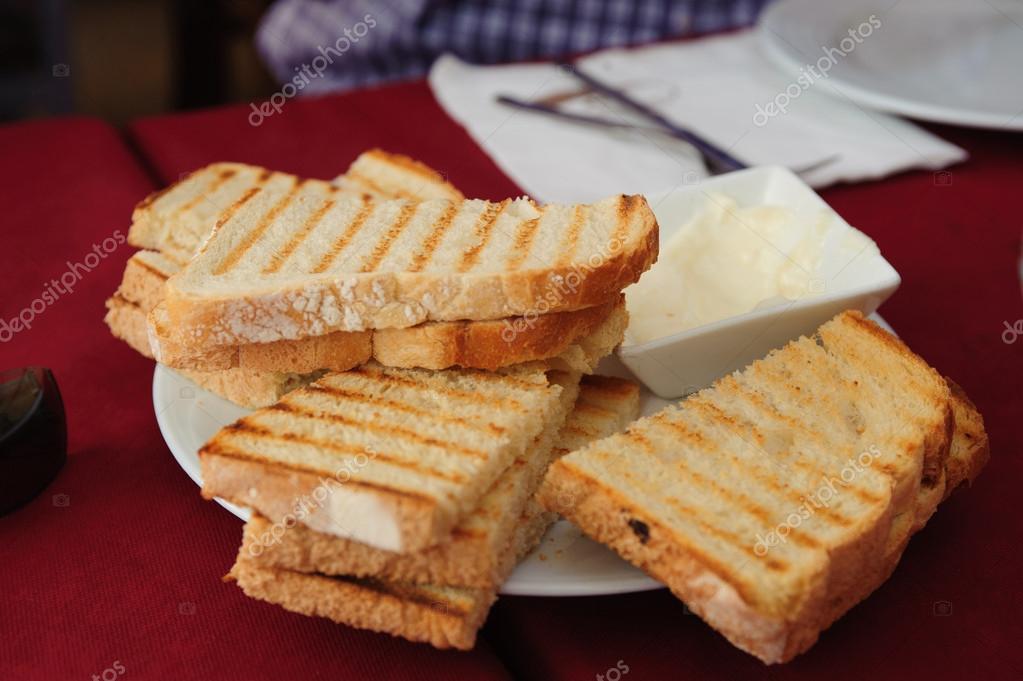 Cocina española. Salsa de mayonesa de pan y ajo "alioli " — Foto de ...