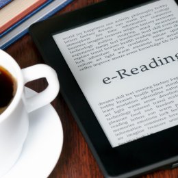 Ereader table Stock Photos, Royalty Free Ereader table Images ...