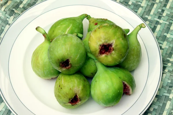 Fotos de Detalhe de figos verdes frescos, Imagens de Detalhe de figos ...