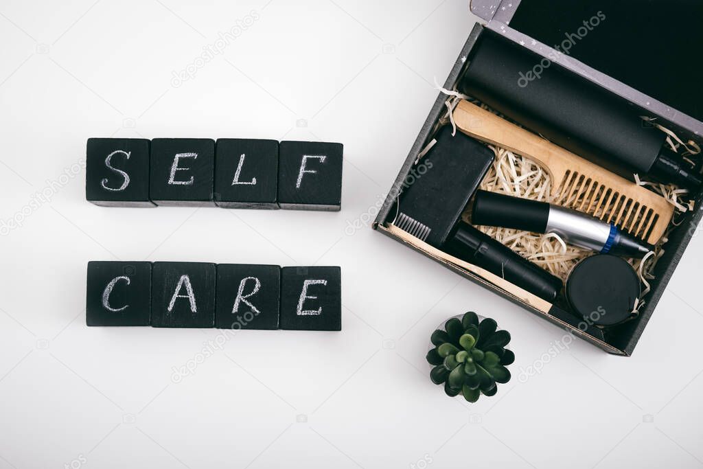 Kit de cuidado personal para hombre caja negra con productos y dispositivos de cuidado de ...