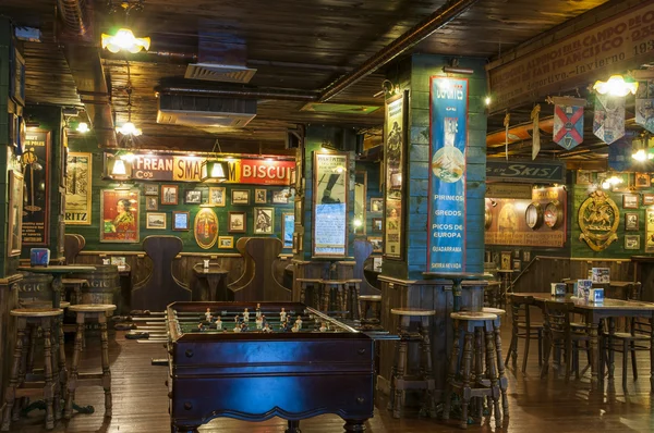 Bar saloon Stock Photos, Royalty Free Bar saloon Images | Depositphotos