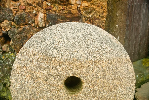 전통적 인 맷돌 Stock Photos, Royalty Free 전통적 인 맷돌 Images | Depositphotos