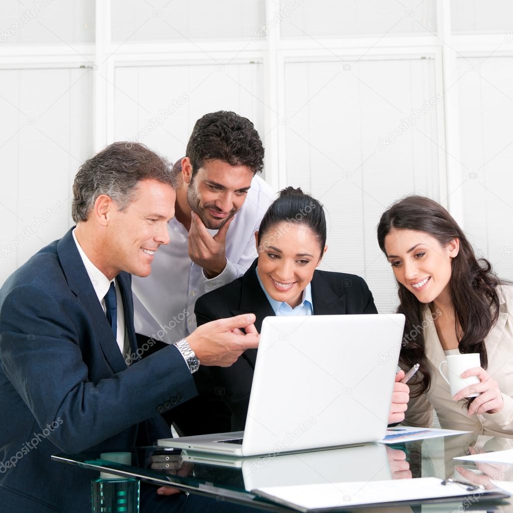 travail d'équipe entreprise souriant — Photographie ridofranz © #31199471