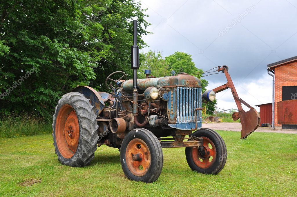 Vintage Fordson tractor — Stock Photo © ankihoglund #12326210