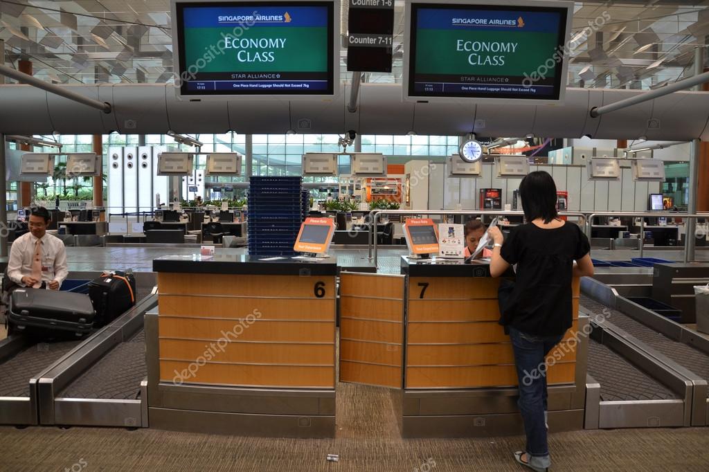 Passanger check in at Changi Airport – Stock Editorial Photo ...