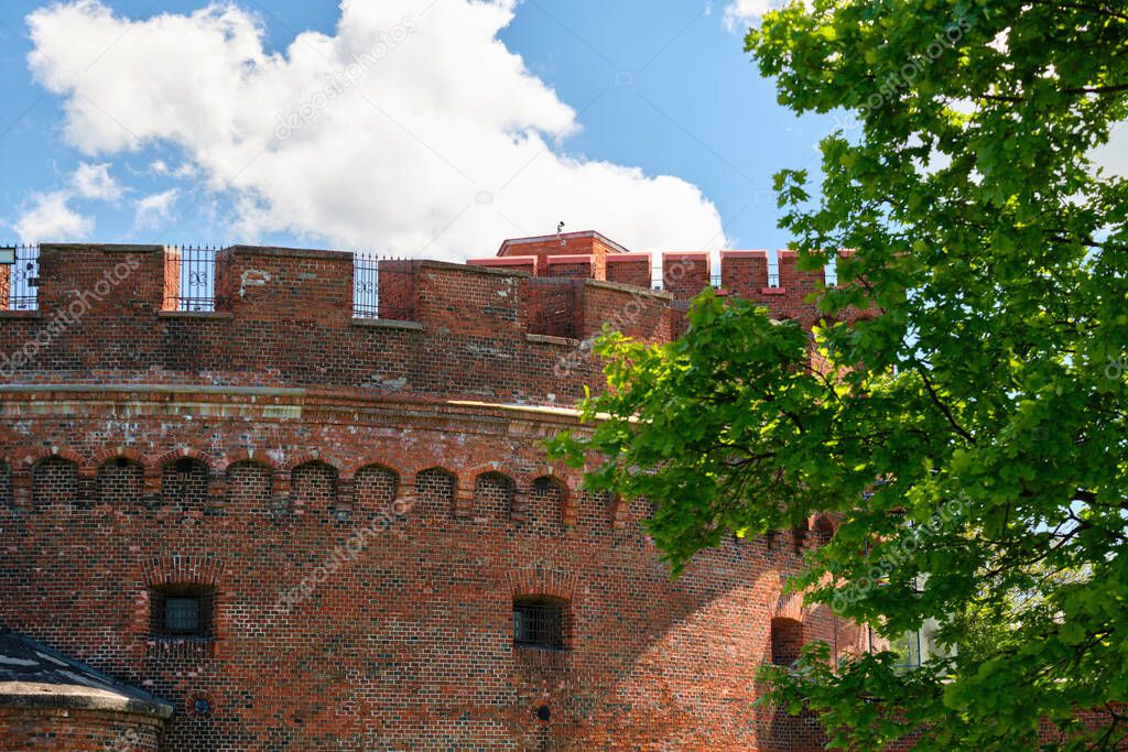 Kaliningrado, Rusia - 31 de mayo de 2021: Fortificaci n torre basti n Der Dohna turm. Ahora es ...