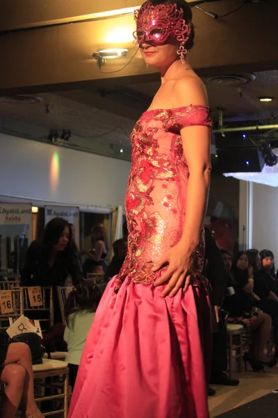 Teen pageant Stock Photos, Royalty Free Teen pageant Images | Depositphotos